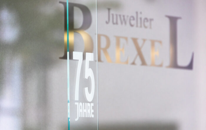 Juweliergeschäft Brexel in Geseke bietet Uhren und Schmuck.